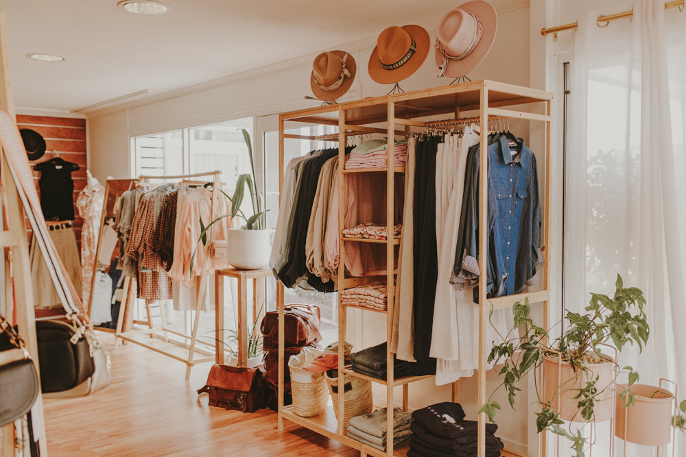 Lil + Frank – Lil + Frank